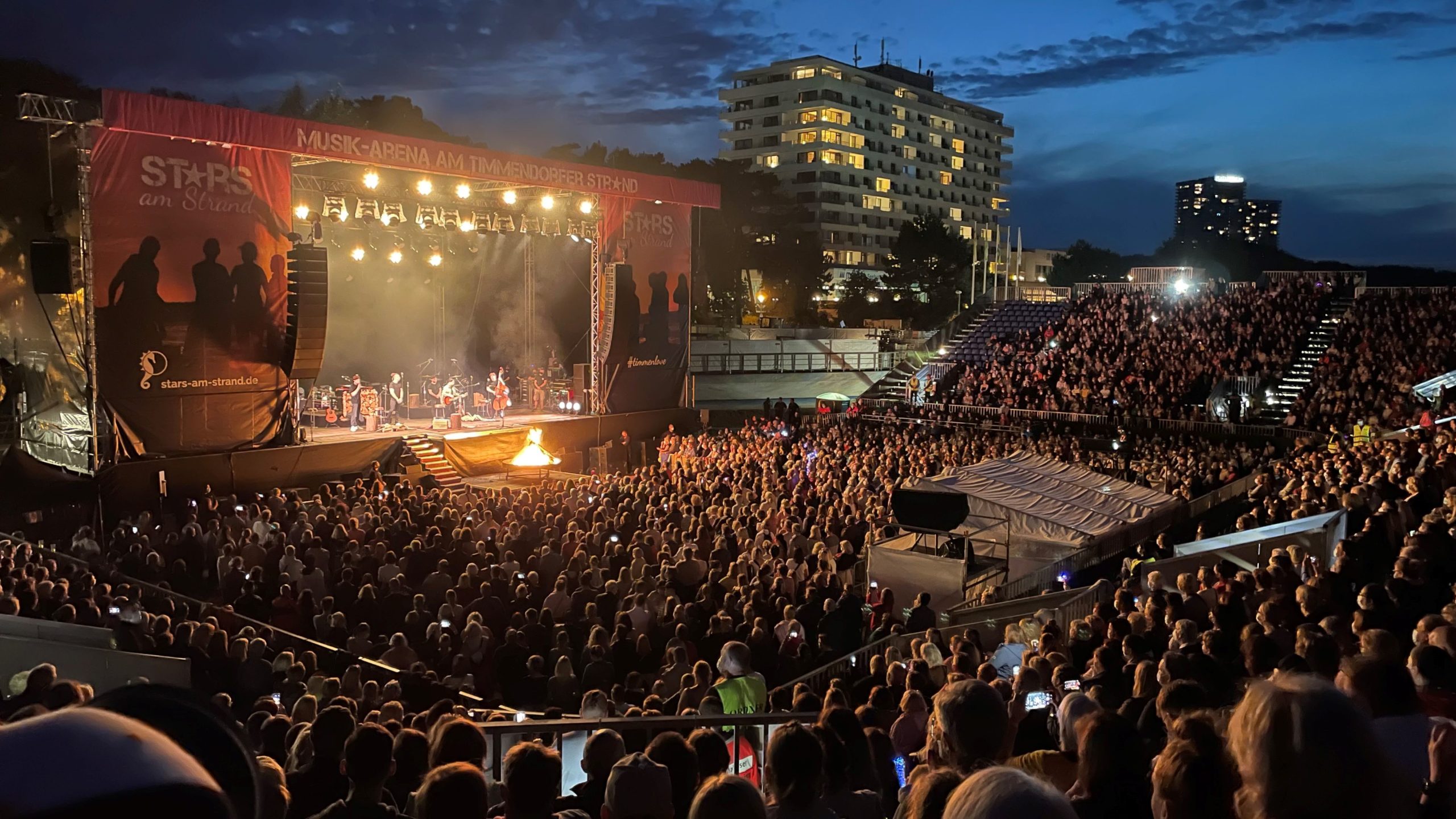 „Stars am Strand“ mit grandiosem Auftakt › OH-AKTUELL