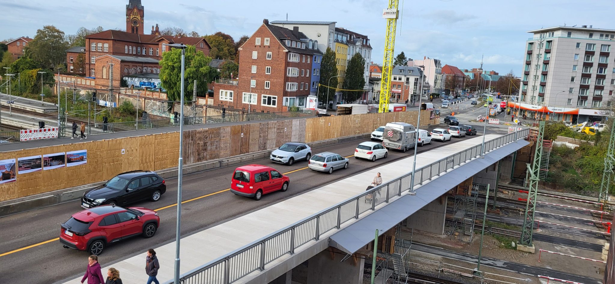 Bahnhofsbrücke: Neue Brückenhälfte für den Autoverkehr freigegeben › OH ...